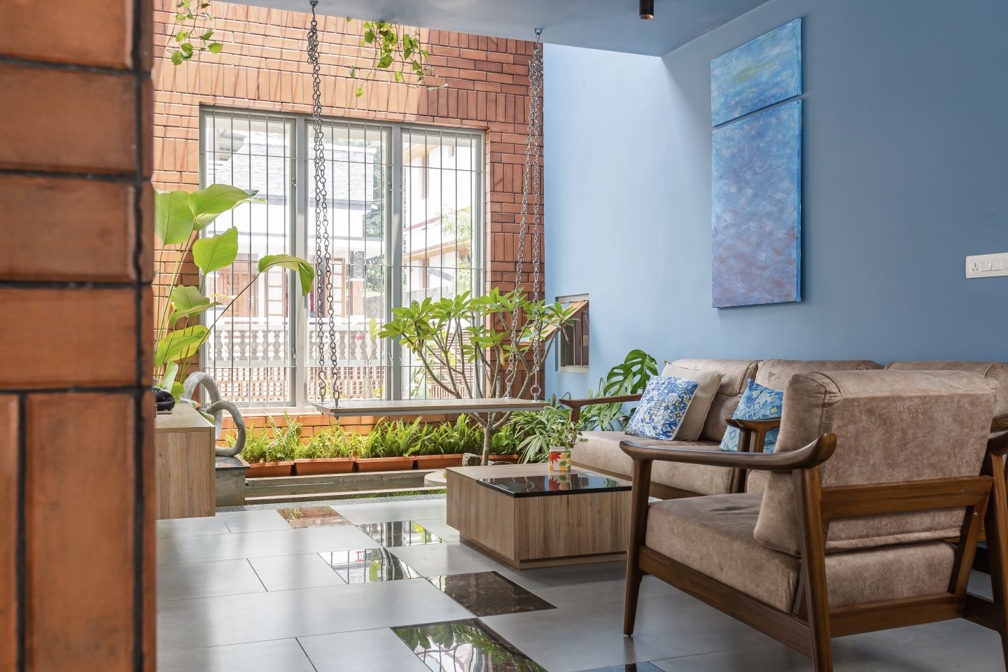 This Kochi home features an impressive courtyard - India Design World