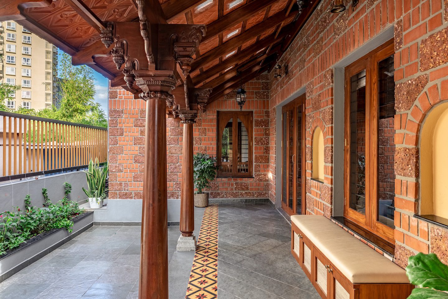 A Home Anchored by a Courtyard - India Design World